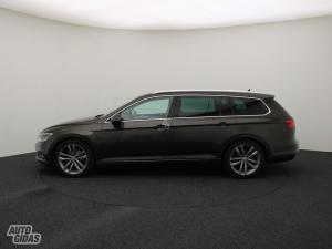 Brown Volkswagen Passat B8 2016 in Vilnius, with an engine capacity of 1.60 L and mileage of 246 thousand km for 9999 €, photo 6 on AUTOMOTO.COM.LV