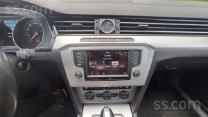 Brown Volkswagen Passat B8 2016 in Daugavpils, with an engine capacity of 2.00 L and mileage of 326 thousand km for 8750 €, photo 11 on AUTOMOTO.COM.LV