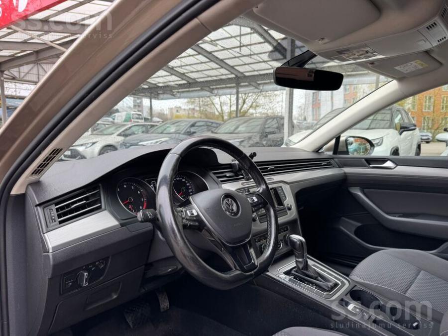 Brūns Volkswagen Passat B8 2016 Rīga, ar dzinēja tilpumu 1.40 L un nobraukumu 275 tūkst. km par 8900 €, foto 6 vietnē AUTOMOTO.COM.LV