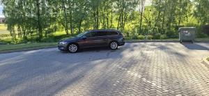 Brown Volkswagen Passat B8 2016 in Limbazi, with an engine capacity of 2.00 L and mileage of 269 thousand km for 12000 €, photo  on AUTOMOTO.COM.LV
