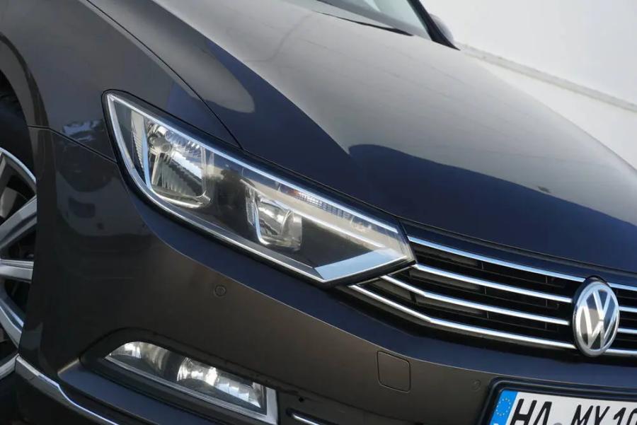 Brūns Volkswagen Passat B8 2016 Rīga, ar dzinēja tilpumu 1.60 L un nobraukumu 235 tūkst. km par 8900 €, foto 1 vietnē AUTOMOTO.COM.LV