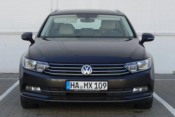 Brown Volkswagen Passat B8 2016 in Riga, with an engine capacity of 1.60 L and mileage of 235 thousand km for 8900 €, photo 3 on AUTOMOTO.COM.LV