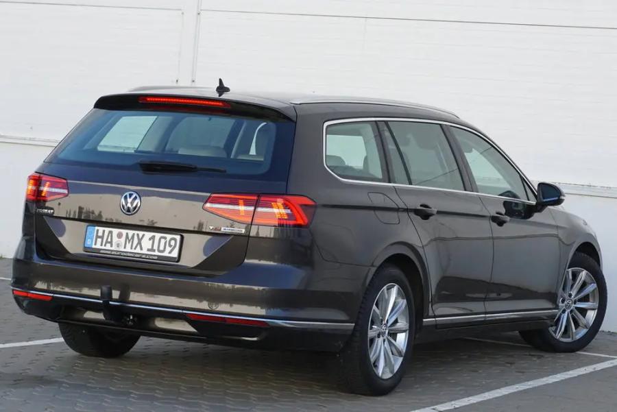 Brūns Volkswagen Passat B8 2016 Rīga, ar dzinēja tilpumu 1.60 L un nobraukumu 235 tūkst. km par 8900 €, foto 12 vietnē AUTOMOTO.COM.LV
