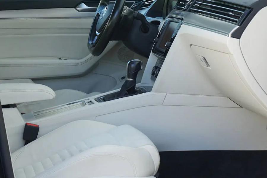 Brūns Volkswagen Passat B8 2016 Rīga, ar dzinēja tilpumu 1.60 L un nobraukumu 235 tūkst. km par 8900 €, foto 16 vietnē AUTOMOTO.COM.LV