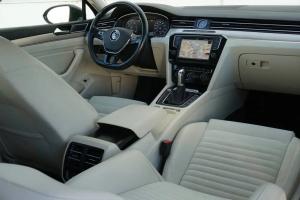 Brūns Volkswagen Passat B8 2016 Rīga, ar dzinēja tilpumu 1.60 L un nobraukumu 235 tūkst. km par 8900 €, foto 18 vietnē AUTOMOTO.COM.LV