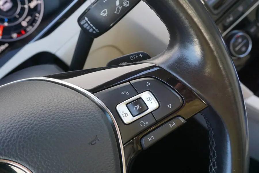 Brūns Volkswagen Passat B8 2016 Rīga, ar dzinēja tilpumu 1.60 L un nobraukumu 235 tūkst. km par 8900 €, foto 25 vietnē AUTOMOTO.COM.LV