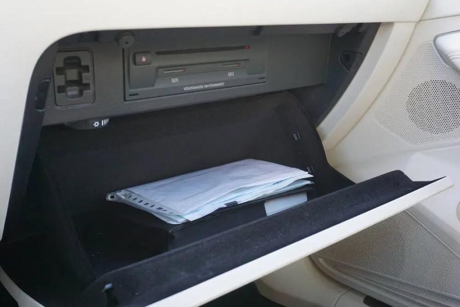 Brūns Volkswagen Passat B8 2016 Rīga, ar dzinēja tilpumu 1.60 L un nobraukumu 235 tūkst. km par 8900 €, foto 33 vietnē AUTOMOTO.COM.LV