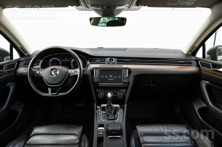Brown Volkswagen Passat B8 2016 in Riga, with an engine capacity of 2.00 L and mileage of 257 thousand km for 12950 €, photo 9 on AUTOMOTO.COM.LV