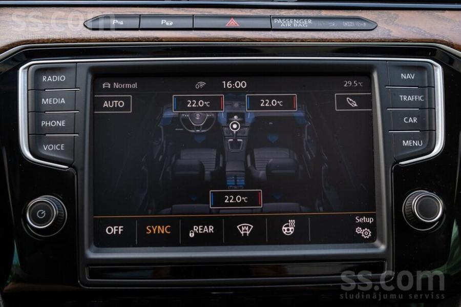 Brown Volkswagen Passat B8 2016 in Riga, with an engine capacity of 2.00 L and mileage of 257 thousand km for 12950 €, photo 12 on AUTOMOTO.COM.LV