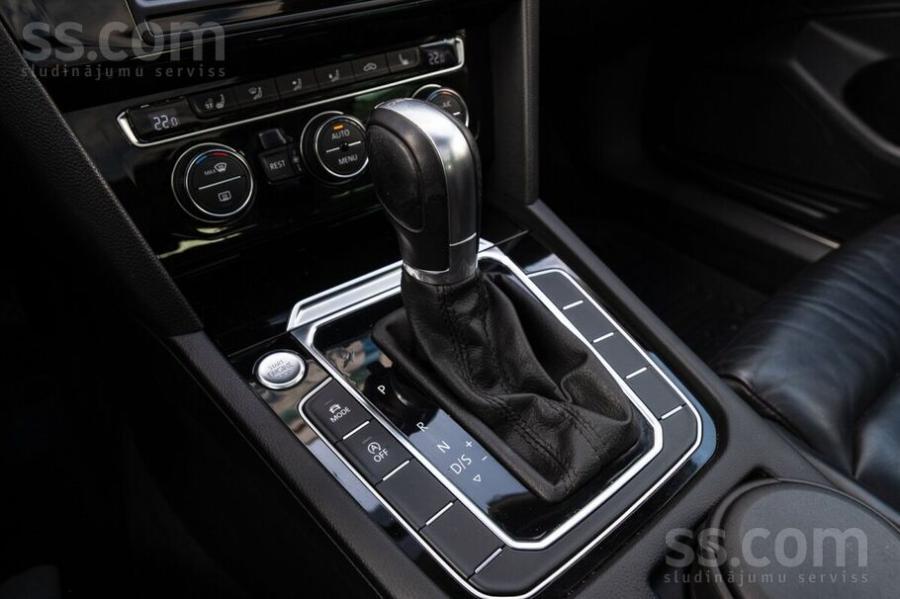 Brown Volkswagen Passat B8 2016 in Riga, with an engine capacity of 2.00 L and mileage of 257 thousand km for 12950 €, photo 18 on AUTOMOTO.COM.LV