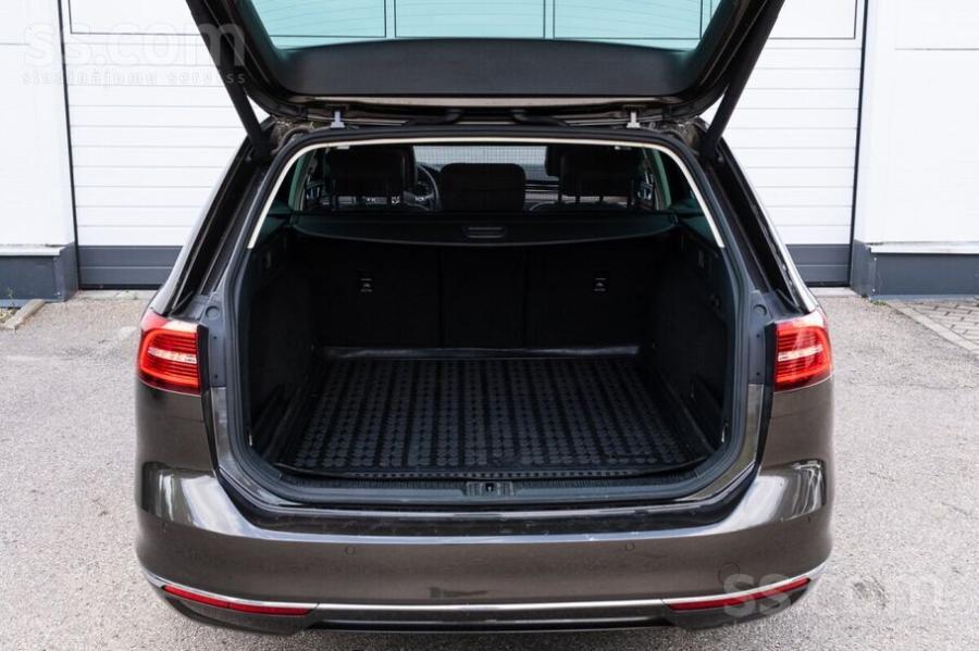 Brown Volkswagen Passat B8 2016 in Riga, with an engine capacity of 2.00 L and mileage of 257 thousand km for 12950 €, photo 20 on AUTOMOTO.COM.LV