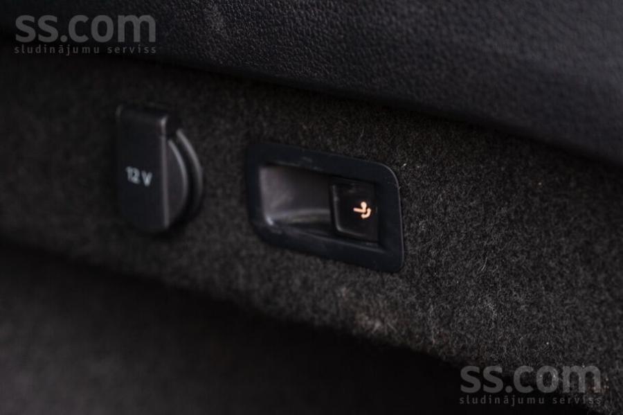 Brown Volkswagen Passat B8 2016 in Riga, with an engine capacity of 2.00 L and mileage of 257 thousand km for 12950 €, photo 23 on AUTOMOTO.COM.LV