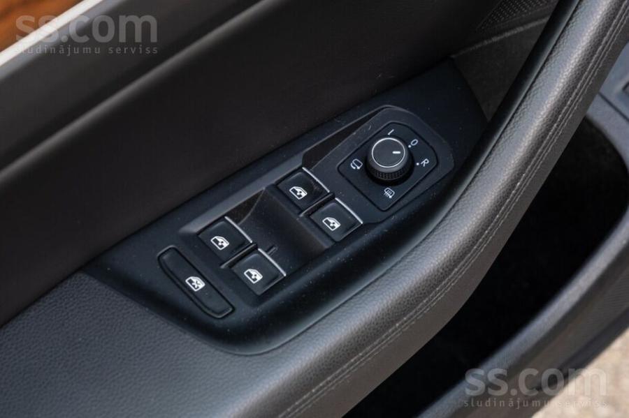 Brown Volkswagen Passat B8 2016 in Riga, with an engine capacity of 2.00 L and mileage of 257 thousand km for 12950 €, photo 24 on AUTOMOTO.COM.LV