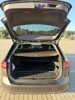 Brūns Volkswagen Passat B8 2016 Rīga, ar dzinēja tilpumu 2.00 L un nobraukumu 262 tūkst. km par 12000 €, foto 8 vietnē AUTOMOTO.COM.LV