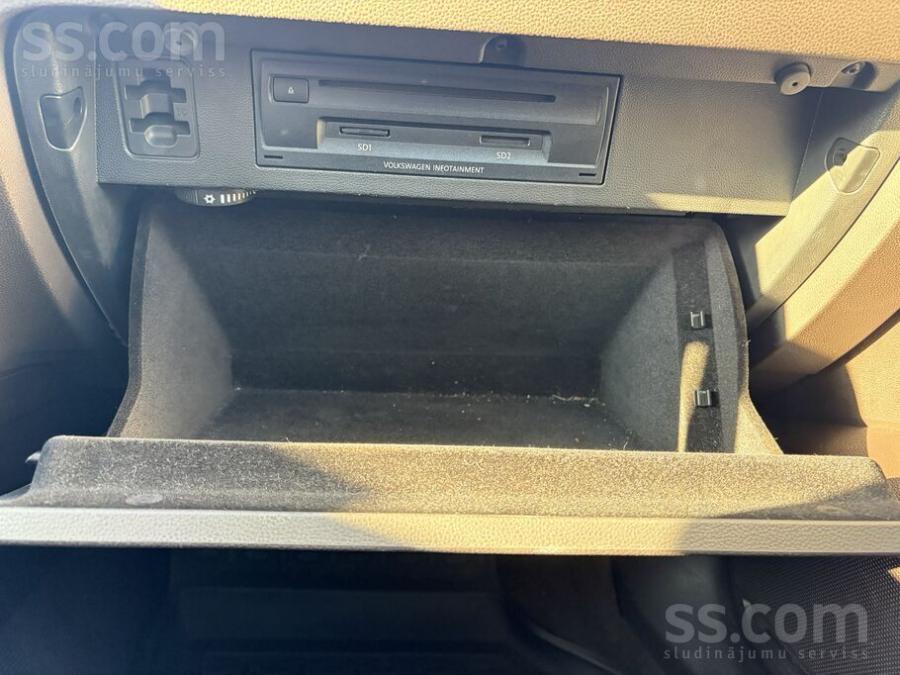 Brūns Volkswagen Passat B8 2016 Rīga, ar dzinēja tilpumu 2.00 L un nobraukumu 262 tūkst. km par 12000 €, foto 12 vietnē AUTOMOTO.COM.LV