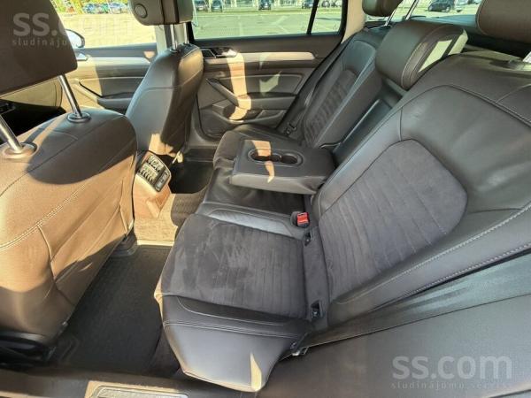 Brown Volkswagen Passat B8 2016 in Riga, with an engine capacity of 2.00 L and mileage of 262 thousand km for 12000 €, photo 7 on AUTOMOTO.COM.LV