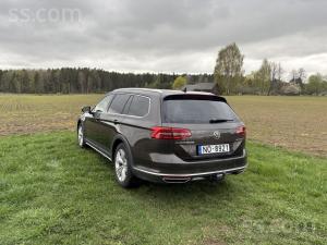 Brūns Volkswagen Passat B8 2017 Valmiera, ar dzinēja tilpumu 2.00 L un nobraukumu 238 tūkst. km par 13900 €, foto 4 vietnē AUTOMOTO.COM.LV