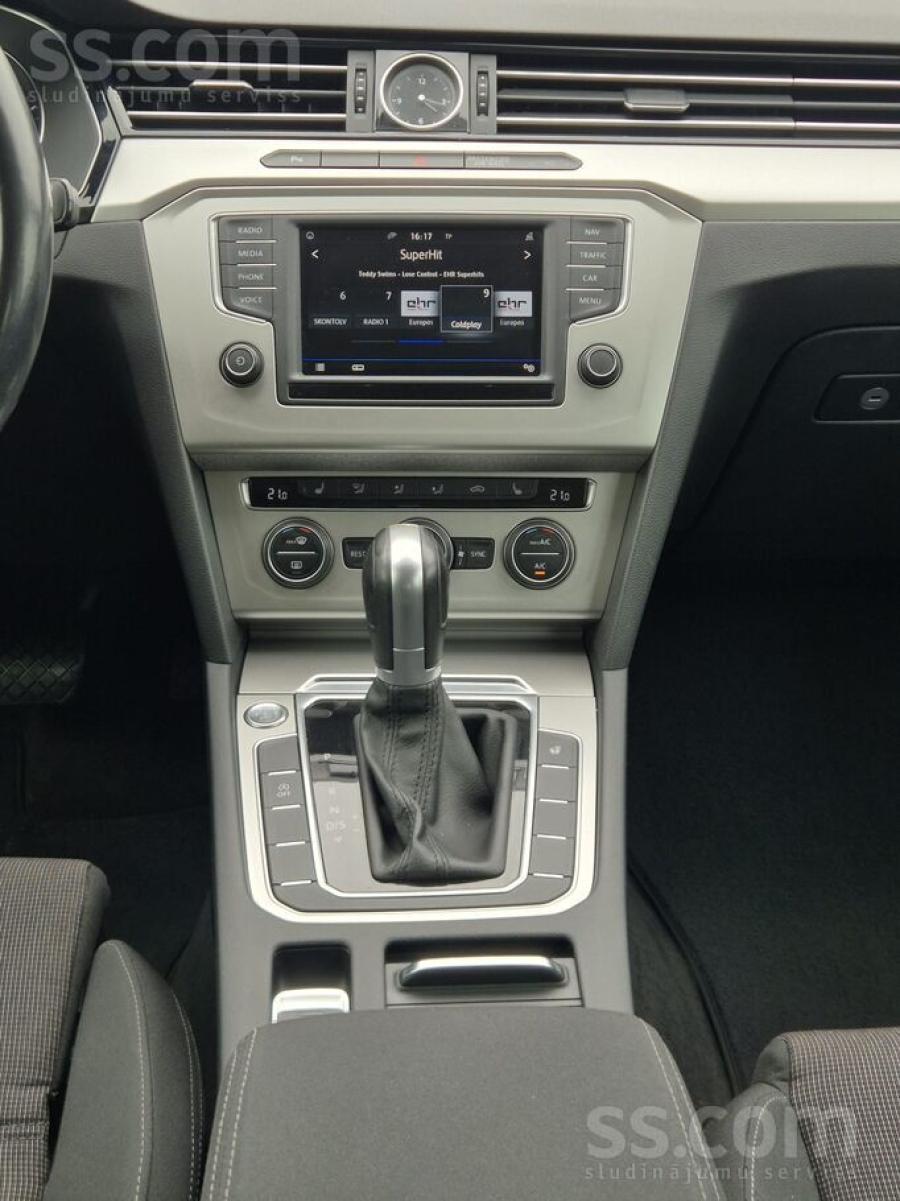 Brūns Volkswagen Passat B8 2017 Rīga, ar dzinēja tilpumu 2.00 L un nobraukumu 283 tūkst. km par 10490 €, foto 12 vietnē AUTOMOTO.COM.LV