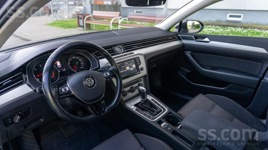 Brown Volkswagen Passat B8 2017 in Riga, with an engine capacity of 2.00 L and mileage of 283 thousand km for 10490 €, photo 10 on AUTOMOTO.COM.LV