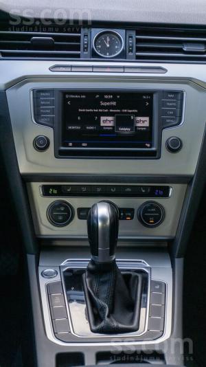 Brown Volkswagen Passat B8 2017 in Riga, with an engine capacity of 2.00 L and mileage of 283 thousand km for 10490 €, photo 13 on AUTOMOTO.COM.LV
