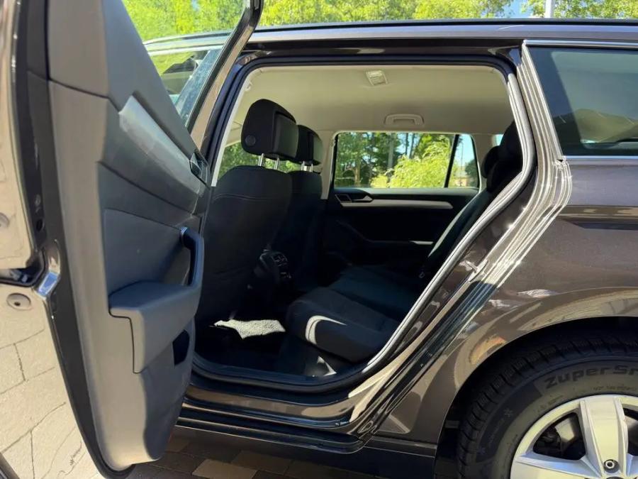 Brūns Volkswagen Passat B8 2017 Rēzekne, ar dzinēja tilpumu 2.00 L un nobraukumu 232 tūkst. km par 9490 €, foto 11 vietnē AUTOMOTO.COM.LV