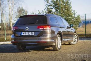 Brown Volkswagen Passat B8 2017 in Riga, with an engine capacity of 1.60 L and mileage of 352 thousand km for 9990 €, photo 7 on AUTOMOTO.COM.LV