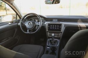 Brown Volkswagen Passat B8 2017 in Riga, with an engine capacity of 1.60 L and mileage of 352 thousand km for 9990 €, photo 12 on AUTOMOTO.COM.LV