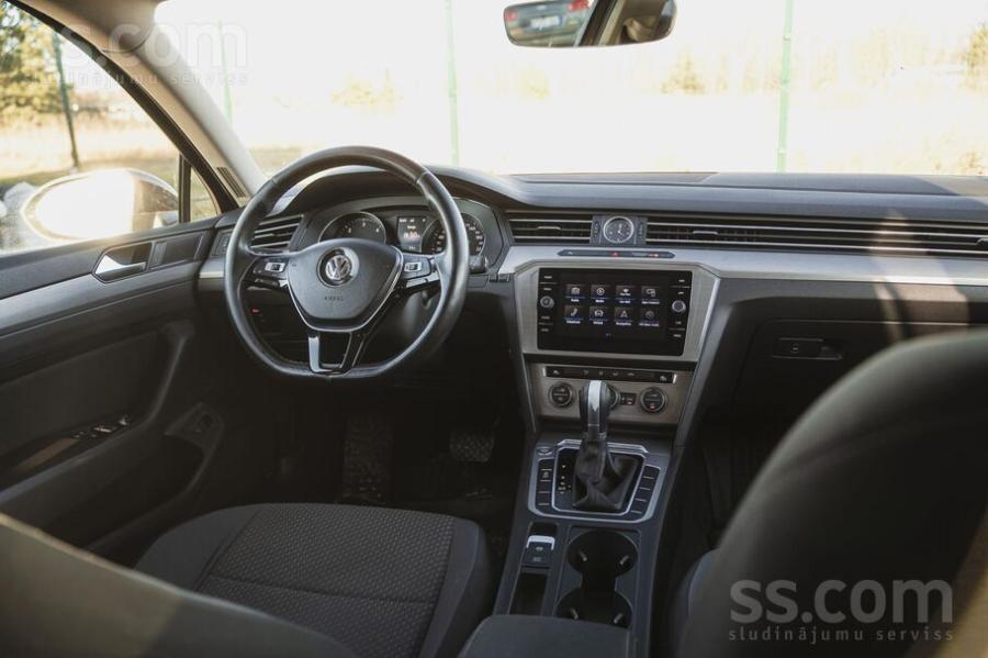Brown Volkswagen Passat B8 2017 in Riga, with an engine capacity of 1.60 L and mileage of 352 thousand km for 9990 €, photo 12 on AUTOMOTO.COM.LV