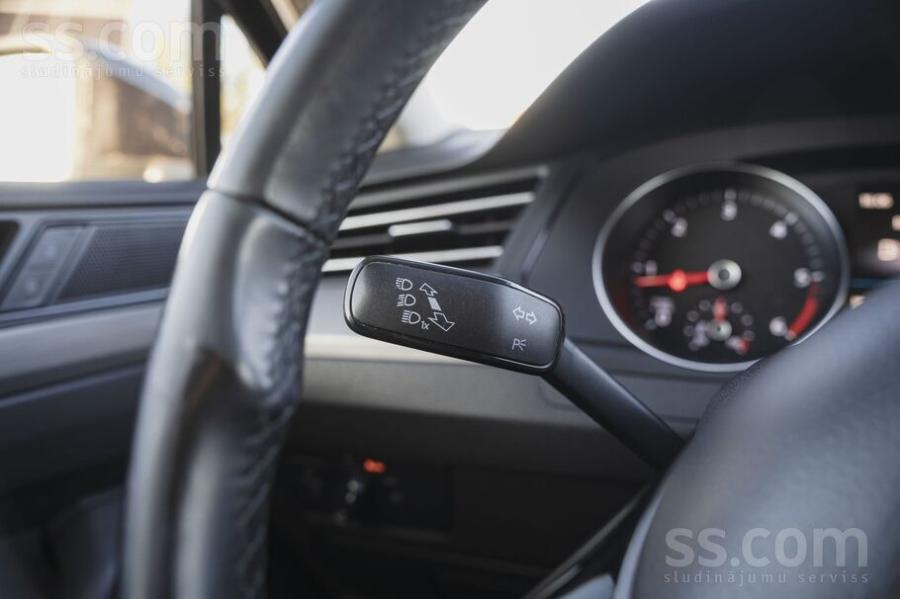Brown Volkswagen Passat B8 2017 in Riga, with an engine capacity of 1.60 L and mileage of 352 thousand km for 9990 €, photo 15 on AUTOMOTO.COM.LV