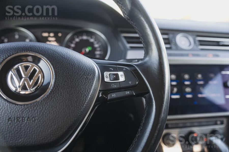 Brown Volkswagen Passat B8 2017 in Riga, with an engine capacity of 1.60 L and mileage of 352 thousand km for 9990 €, photo 17 on AUTOMOTO.COM.LV