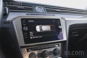 Brown Volkswagen Passat B8 2017 in Riga, with an engine capacity of 1.60 L and mileage of 352 thousand km for 9990 €, photo 21 on AUTOMOTO.COM.LV