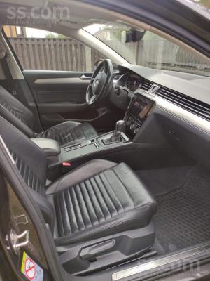 Brown Volkswagen Passat B8 2017 in Riga, with an engine capacity of 2.00 L and mileage of 268 thousand km for 11500 €, photo 4 on AUTOMOTO.COM.LV