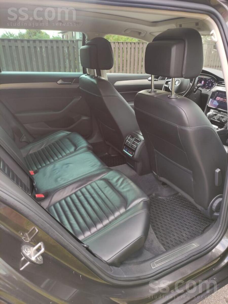 Brown Volkswagen Passat B8 2017 in Riga, with an engine capacity of 2.00 L and mileage of 268 thousand km for 11500 €, photo 6 on AUTOMOTO.COM.LV
