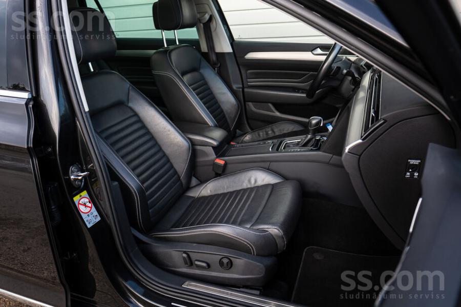 Brown Volkswagen Passat B8 2022 in Jelgava, with an engine capacity of 2.00 L and mileage of 149 thousand km for 23900 €, photo 8 on AUTOMOTO.COM.LV