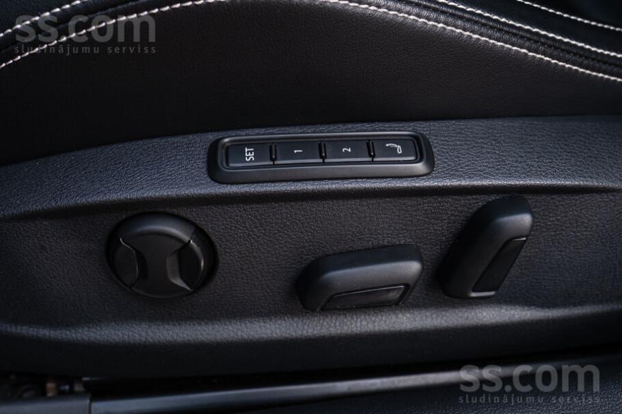 Brown Volkswagen Passat B8 2022 in Jelgava, with an engine capacity of 2.00 L and mileage of 149 thousand km for 23900 €, photo 12 on AUTOMOTO.COM.LV