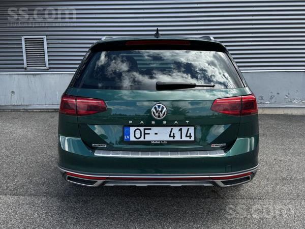 Green Volkswagen Passat B8 2019 in Riga, with an engine capacity of 2.00 L and mileage of 153 thousand km for 23900 €, photo 4 on AUTOMOTO.COM.LV