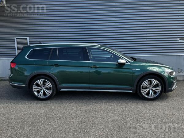 Green Volkswagen Passat B8 2019 in Riga, with an engine capacity of 2.00 L and mileage of 153 thousand km for 23900 €, photo 6 on AUTOMOTO.COM.LV