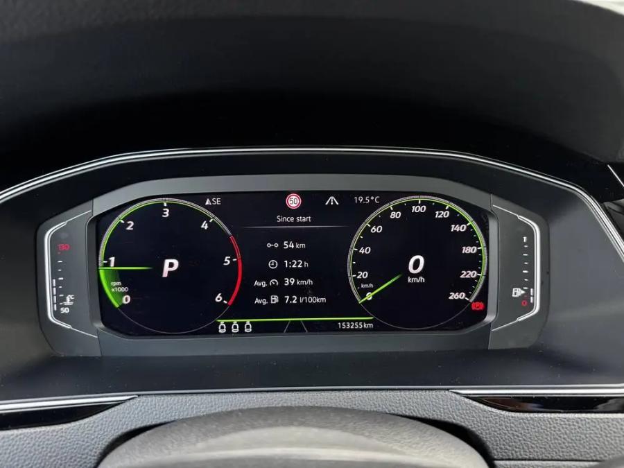 Zaļš Volkswagen Passat B8 2019 Rīga, ar dzinēja tilpumu 2.00 L un nobraukumu 153 tūkst. km par 23900 €, foto 17 vietnē AUTOMOTO.COM.LV