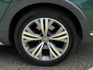 Zaļš Volkswagen Passat B8 2019 Rīga, ar dzinēja tilpumu 2.00 L un nobraukumu 153 tūkst. km par 23900 €, foto 31 vietnē AUTOMOTO.COM.LV