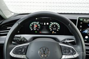 Zaļš Volkswagen Passat B8 2024 Rīga, ar dzinēja tilpumu 1.50 L un nobraukumu 40 tūkst. km par 29900 €, foto 19 vietnē AUTOMOTO.COM.LV