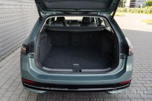 Zaļš Volkswagen Passat B8 2024 Rīga, ar dzinēja tilpumu 1.50 L un nobraukumu 40 tūkst. km par 29900 €, foto 36 vietnē AUTOMOTO.COM.LV