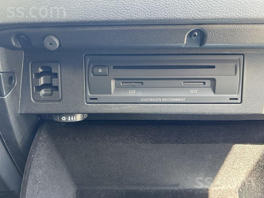 Pelēks Volkswagen Passat B8 2015 Rīga, ar dzinēja tilpumu 2.00 L un nobraukumu 264 tūkst. km par 11950 €, foto 13 vietnē AUTOMOTO.COM.LV