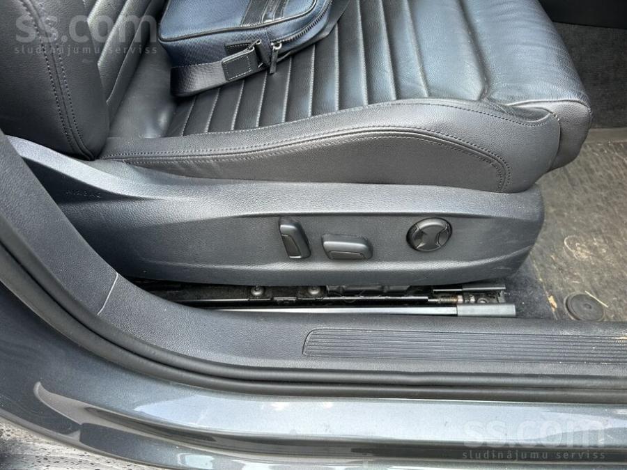 Pelēks Volkswagen Passat B8 2015 Rīga, ar dzinēja tilpumu 2.00 L un nobraukumu 264 tūkst. km par 11950 €, foto 17 vietnē AUTOMOTO.COM.LV