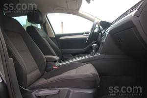 Grey Volkswagen Passat B8 2017 in Tukums, with an engine capacity of 2.00 L and mileage of 248 thousand km for 10538 €, photo 11 on AUTOMOTO.COM.LV