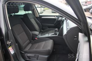 Grey Volkswagen Passat B8 2017 in Tukums, with an engine capacity of 2.00 L and mileage of 248 thousand km for 10538 €, photo 12 on AUTOMOTO.COM.LV