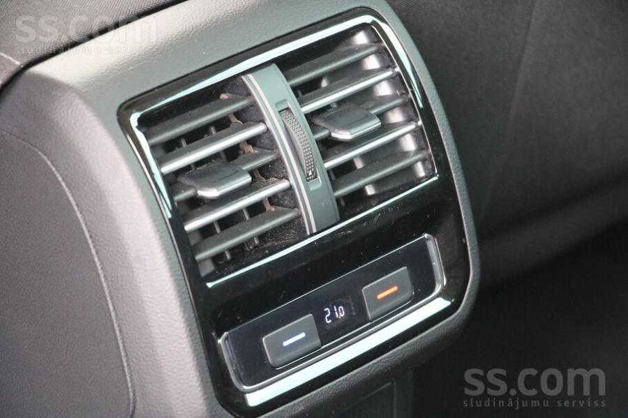 Grey Volkswagen Passat B8 2017 in Tukums, with an engine capacity of 2.00 L and mileage of 248 thousand km for 10538 €, photo 14 on AUTOMOTO.COM.LV