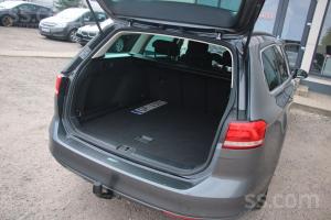 Grey Volkswagen Passat B8 2017 in Tukums, with an engine capacity of 2.00 L and mileage of 248 thousand km for 10538 €, photo 15 on AUTOMOTO.COM.LV