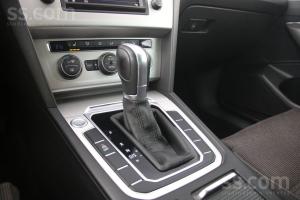 Grey Volkswagen Passat B8 2017 in Tukums, with an engine capacity of 2.00 L and mileage of 248 thousand km for 10538 €, photo 18 on AUTOMOTO.COM.LV