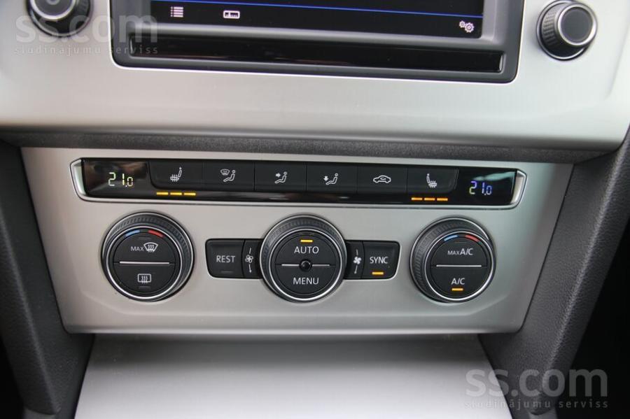 Grey Volkswagen Passat B8 2017 in Tukums, with an engine capacity of 2.00 L and mileage of 248 thousand km for 10538 €, photo 19 on AUTOMOTO.COM.LV
