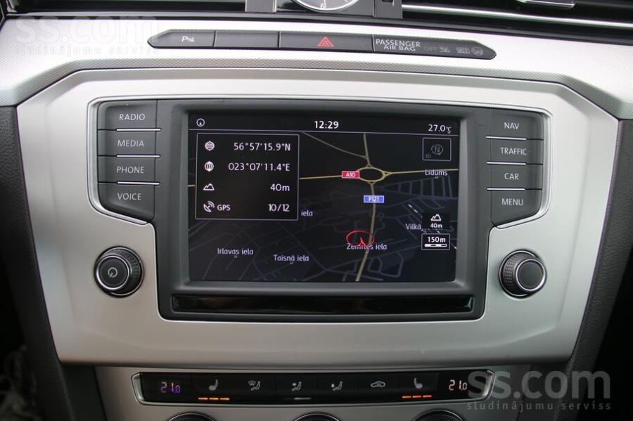 Grey Volkswagen Passat B8 2017 in Tukums, with an engine capacity of 2.00 L and mileage of 248 thousand km for 10538 €, photo 21 on AUTOMOTO.COM.LV